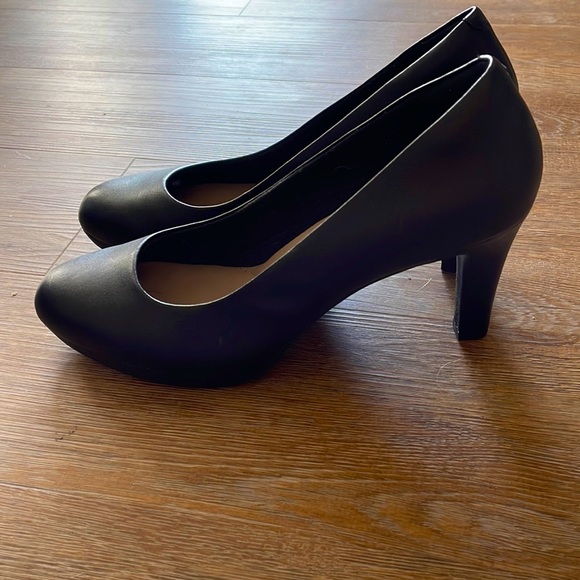 Clarks | Shoes | New Collection By Clark Black Pumps | Poshmark